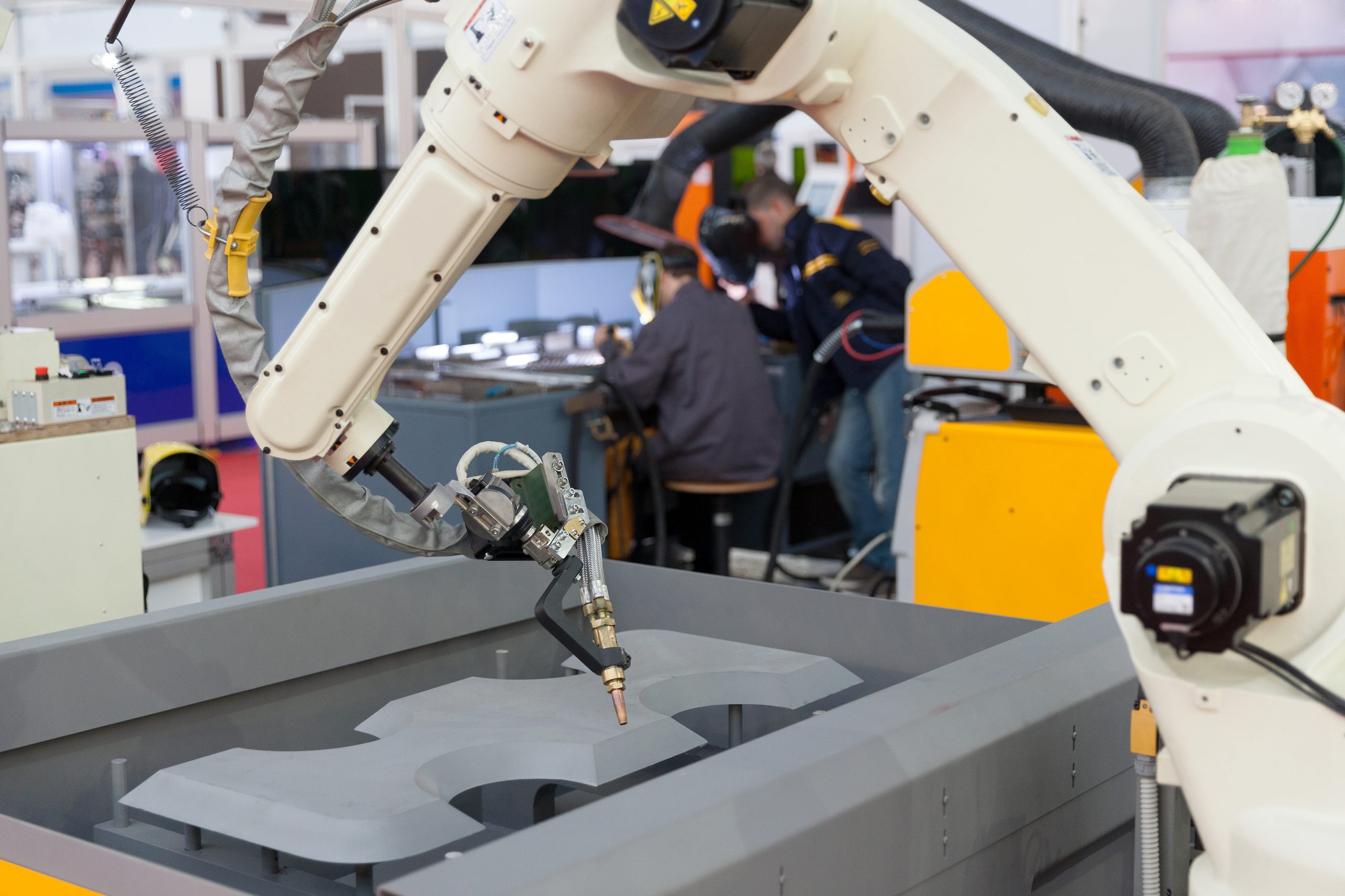 Optimized Robot Motion For Tracking Complex Geometric Paths
